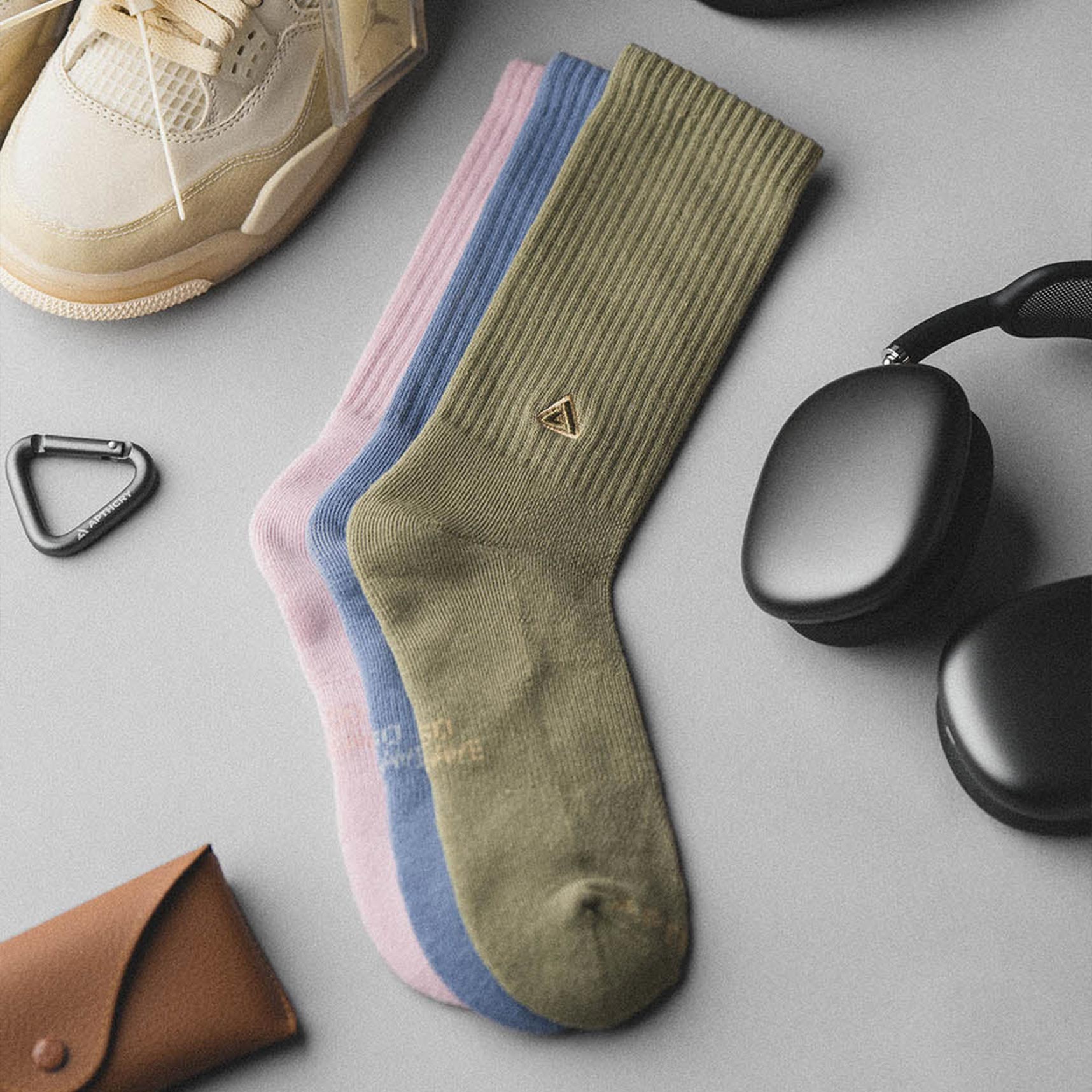 Everyday Essential Socks – APTHCRY